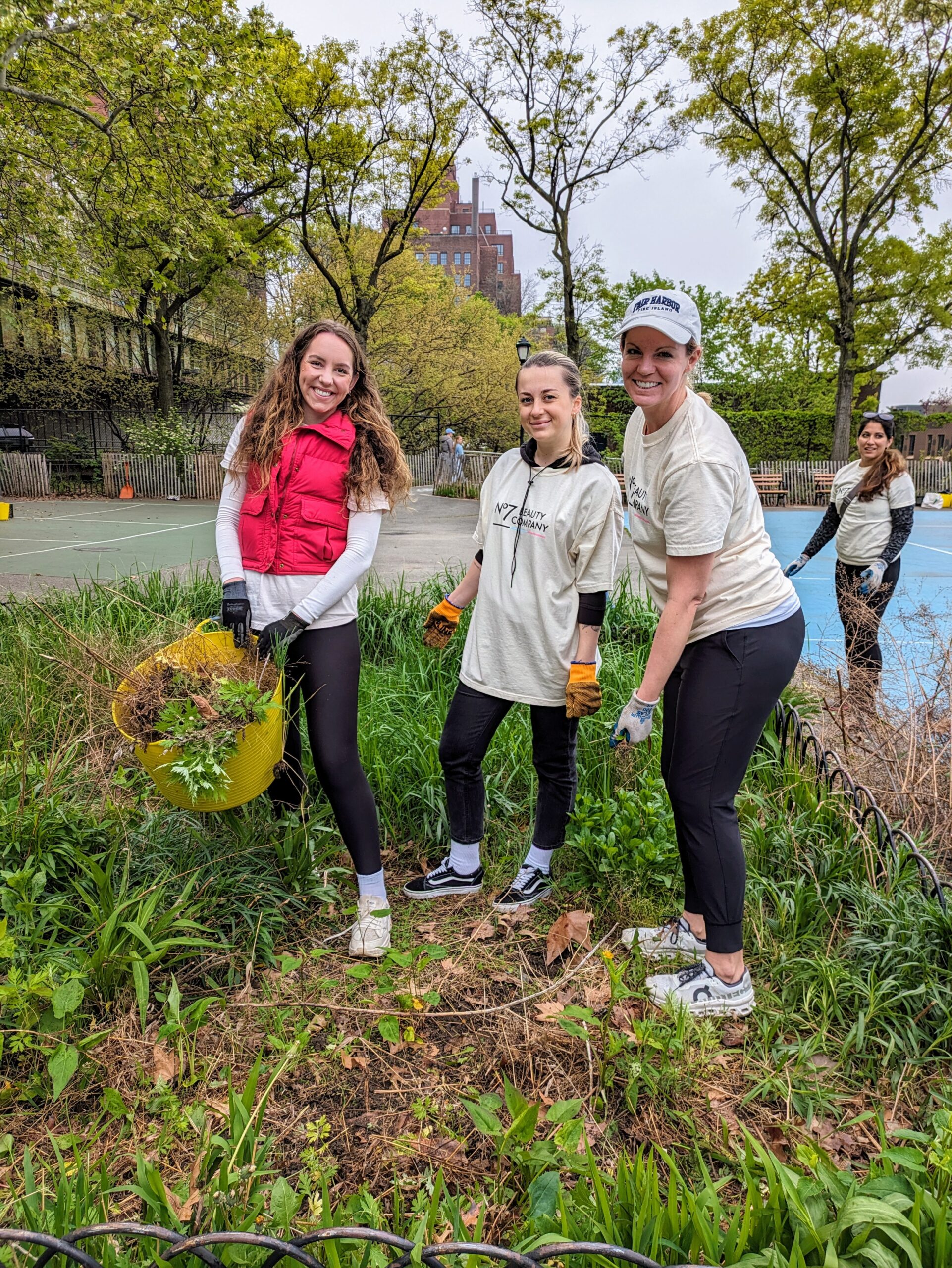 Corporate Volunteering - Brooklyn Bridge Park